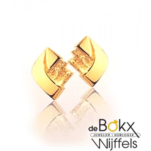 Oorsieraad - Gouden oorknopen van de finish collectie de oorknopjes ...