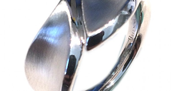 Ringen - Deze elegante zilveren ring van het merk Breuning, heeft een ...